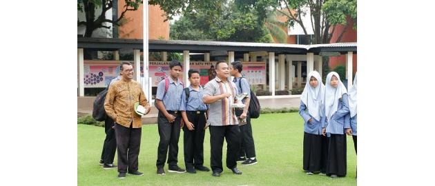 SMPIT Raflesia Depok Belajar Peta di BIG